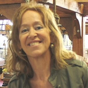 Isabelle Massé - Lyon Tour Guide | GYT