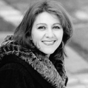 Lora Romano - Guide touristique à Paris | GYT